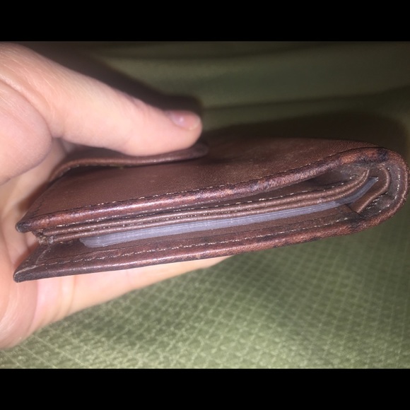 mundi | Bags | Mundis Genuine Leather Bifold Wallet | Poshmark